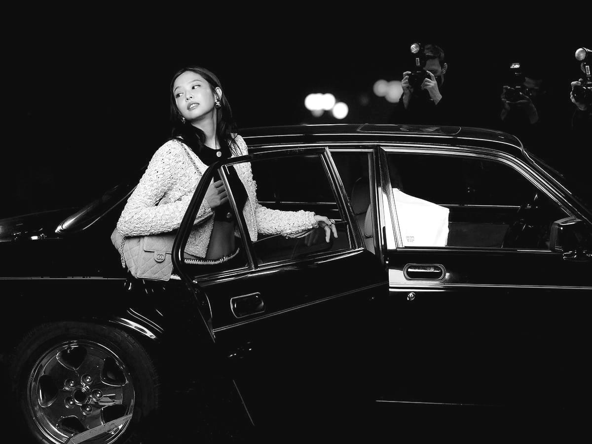 This is how Chanel sells handbags